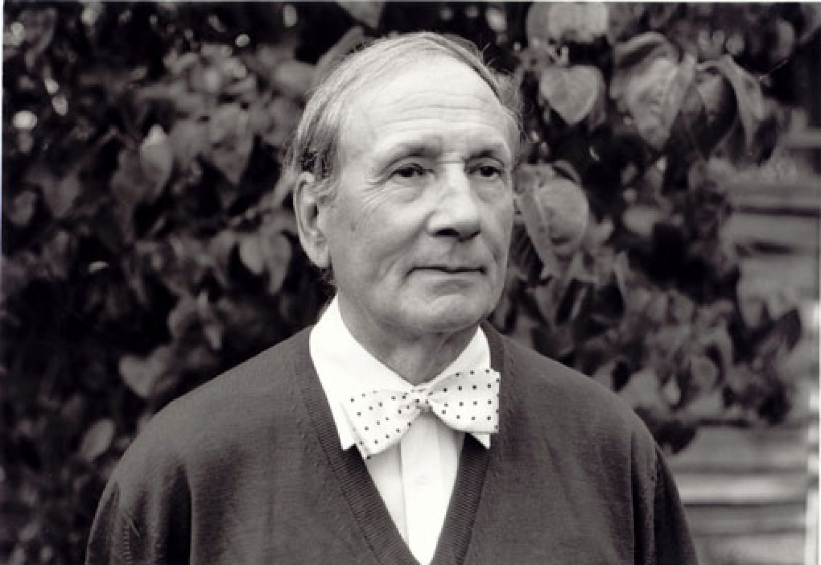 Geoffrey Bush | Musical Moments with Philip Brunelle - VocalEssence